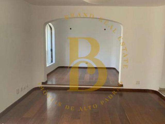 Apartamento á venda de 196 m², com 4 quartos e 3 vagas no bairro Jardim América