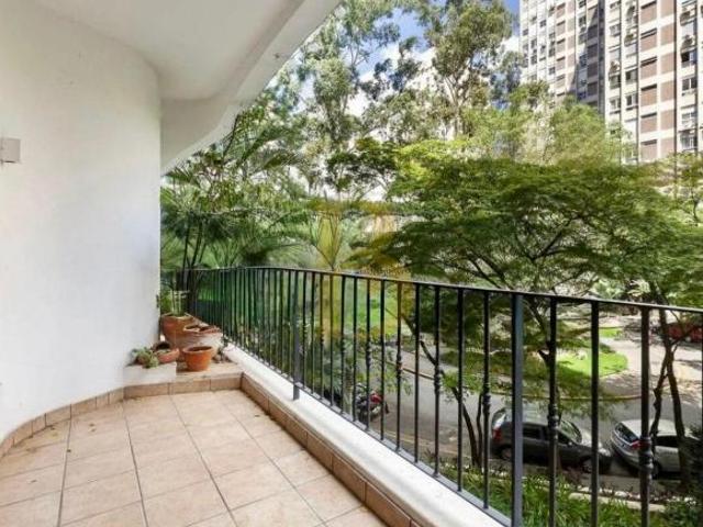 Apartamento a venda de 198m², com 02 suítes e 02 vagas no Jardim Europa