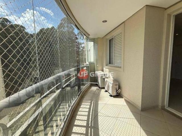 APARTAMENTO À VENDA DE 104 M², COM FINO ACABAMENTO.