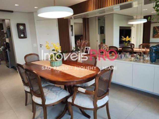 Apartamento à venda de 109 m² em condomínio clube