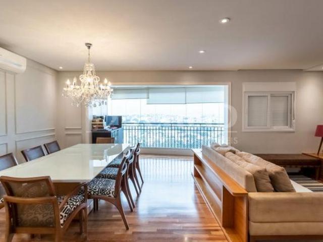 Apartamento à venda de 110,00m² útil, com 3 suítes e 2 vagas, no Campo Belo