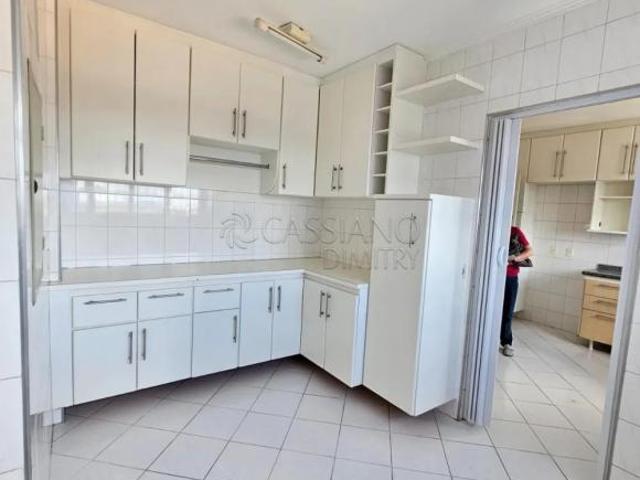 Apartamento à venda de 128m² | 03 dormitórios, sendo 01 suíte e 02 vagas de garagem | Ed. Varanda Qu