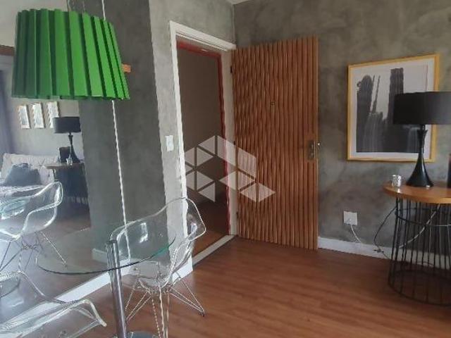 Apartamento à venda de 1 quarto com sacada em Frente a UFRGS no Centro Histórico