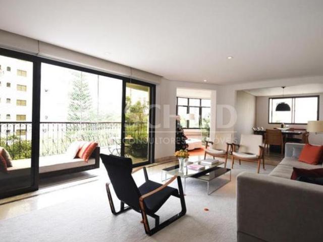 Apartamento a venda de 275,00m² útil, com 3 quartos e 2 vagas, no Campo Belo