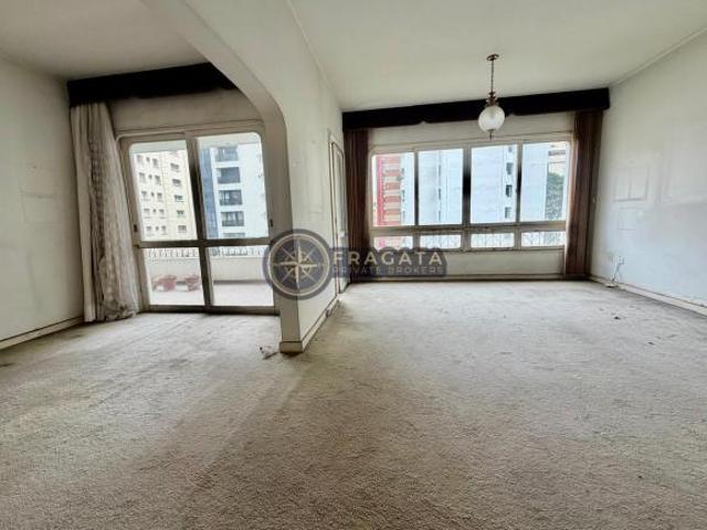 Apartamento á venda de 207 m², com 3 dormitórios e 2 vagas no Jardim Paulista SP