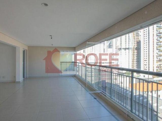 Apartamento á venda de 213M² com dorm, sendo 4 suiyes e 4 vagas de garagem
