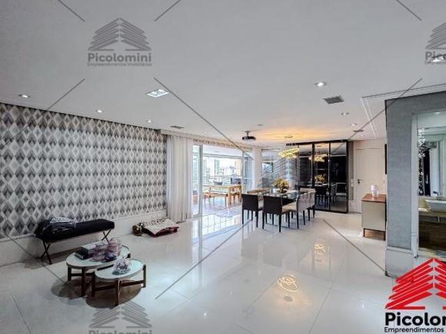 Apartamento à Venda de 227m² com 3 suítes master com banheira, escritório, sala de vídeo, sala de