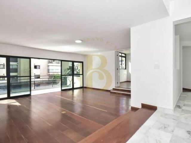 Apartamento á venda de 238m²,com 3 dormitórios e 3 vagas no bairro Real Parque SP