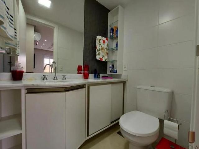 Apartamento à venda de 2 dois dormitórios sendo um deles suíte no bairro Marechal Rondon