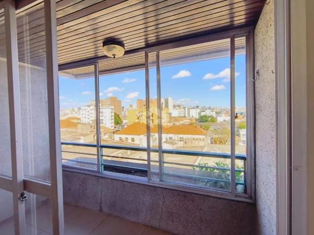 Apartamento à venda de 2 dormitórios, 66 m², com sacada, 1 vaga coberta, Bairro São Geraldo, Porto