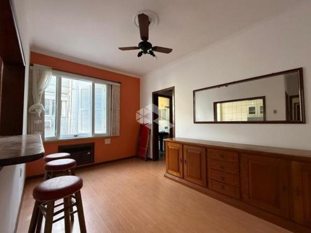 Apartamento a venda de 2 dormitórios, ao lado do Foro, no bairro Praia de Belas