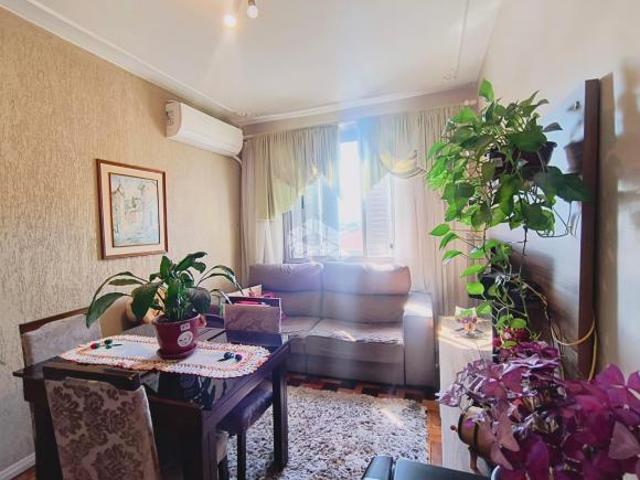 Apartamento a venda de 2 dormitórios, bairro Navegantes, Porto Alegre/RS