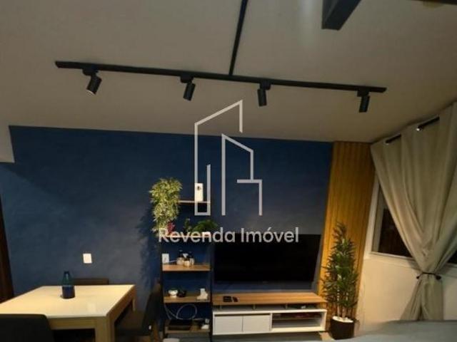 Apartamento À venda de 2 dormitórios e 1 vaga em Santana