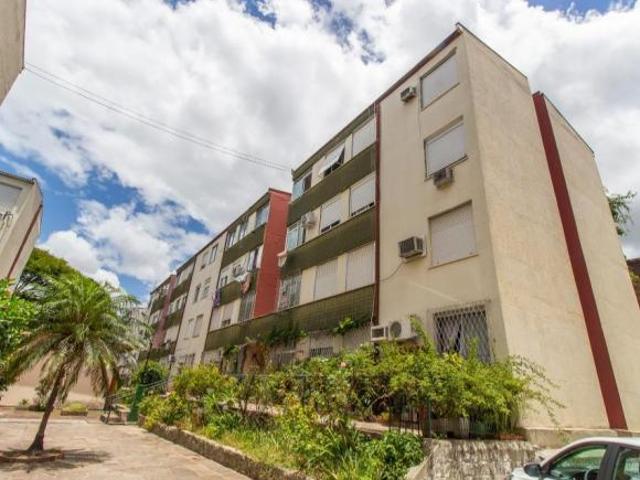 Apartamento a venda de 2 dormitórios em condomínio na Cavalhada