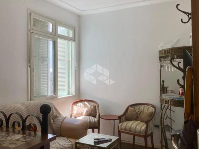 Apartamento a venda, de 2 dormitórios, na Andradas, no Centro Histórico