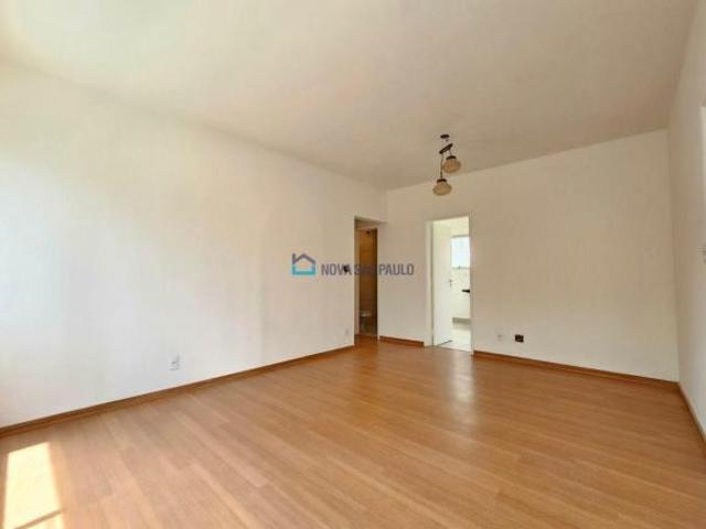 Apartamento à venda de 2 quartos em Moema Pássaros