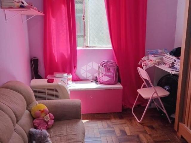 Apartamento à venda de 2 quartos no bairro Passo da Areia em Porto Alegre RS