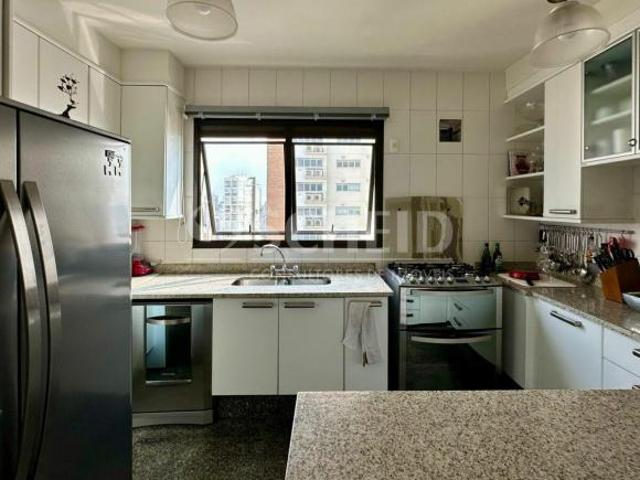 Apartamento a venda de 374,00m² útil, com 4 quartos, na Vila Mariana