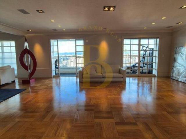 Apartamento á venda de 304m², com 3 suítes e 5 vagas no bairro Santa Cecília SP