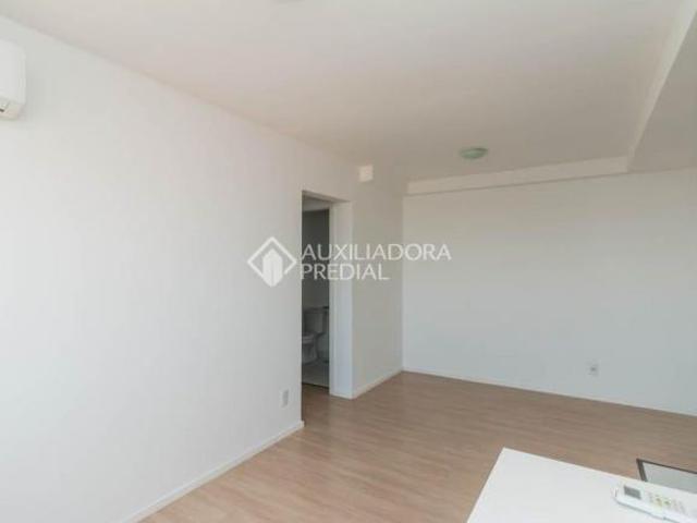 Apartamento a venda de 3 dormitórios sendo uma suíte, andar alto, com vaga de garagem!