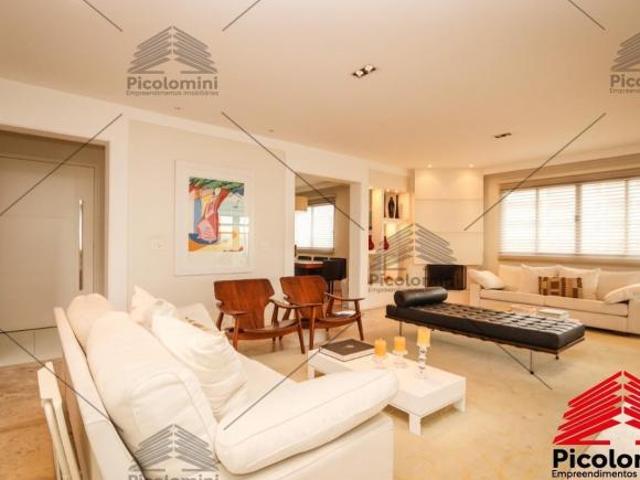 Apartamento a Venda de 4 quartos e 3 suítes no Morumbi, SP: 5 banheiros 4 vaga e 240m² de puro conf