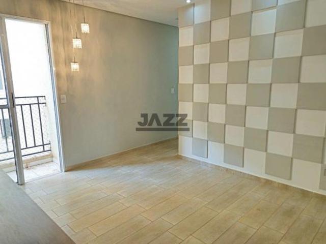Apartamento à venda de 55m², com 2 quartos, 1 banheiro e 1 vaga de garagem, localizado no bairro Cam