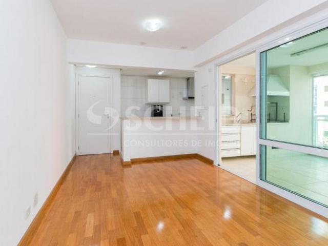 Apartamento a venda de 66m² em Moema, com 2 quartos sendo 1 suíte