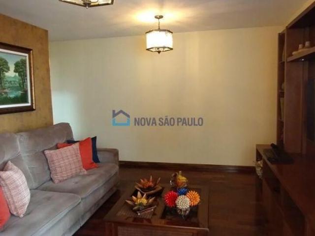 Apartamento à venda de 67m², 2 dormitórios, 1 vaga, próximo do metrô