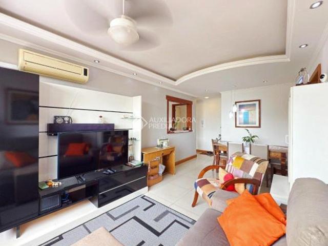 Apartamento à venda de 75 m², 2 quartos, dependência de empregada e vaga