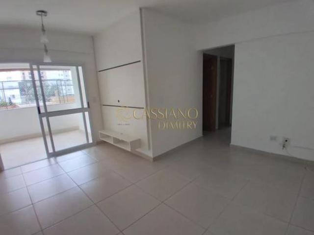 Apartamento à venda de 83m² | 03 dormitórios, sendo 01 suíte, 01 banheiro e 02 vagas de garagem | Ar