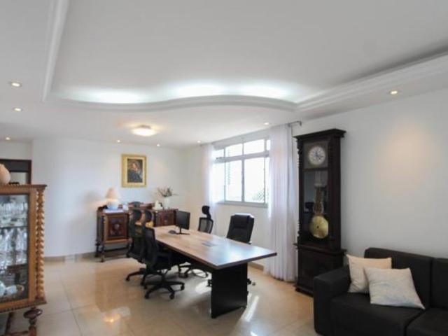 Apartamento à Venda Dona Clara, 4 Quartos, 219 m2