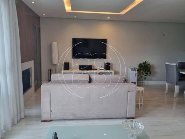 APARTAMENTO À VENDA e ALUGUEL COM 178m², 4 SUÍTES e 4 VAGAS DE GARAGEM