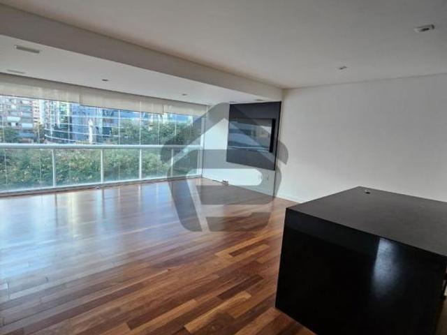 Apartamento à Venda e para Locação no Itaim Bibi