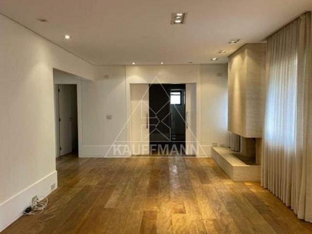 Apartamento à Venda e para Locação no Itaim Bibi 3 Suítes, 3 Vagas e 227m² de A.U