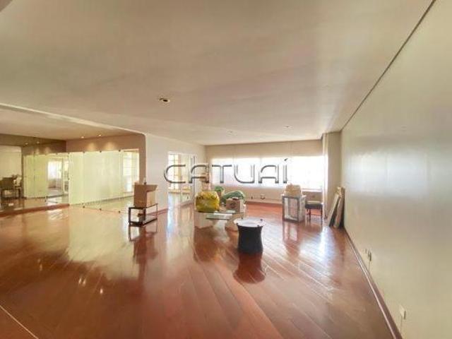 Apartamento à venda Edifício Comodoro Centro, Londrina