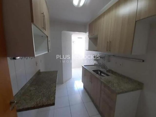 Apartamento À venda Edifício Treviso 2 dormitórios 1 suíte 68 m²