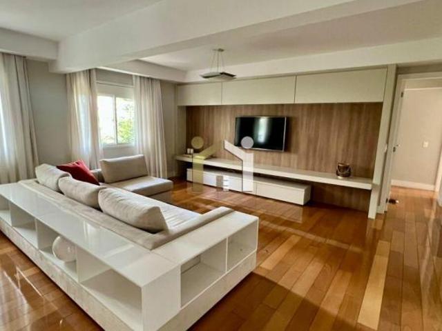 Apartamento a venda em mema com 210m², 3 suítes e 3 vagas de garagem