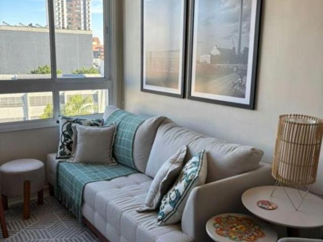 Apartamento à venda em Menino Deus com 59 m², 2 quartos, 1 suíte, 1 vaga