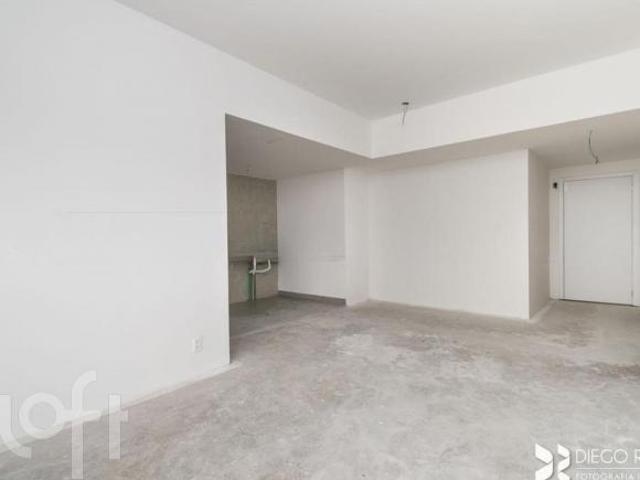 Apartamento à venda em Menino Deus com 104 m², 3 quartos, 3 suítes, 2 vagas