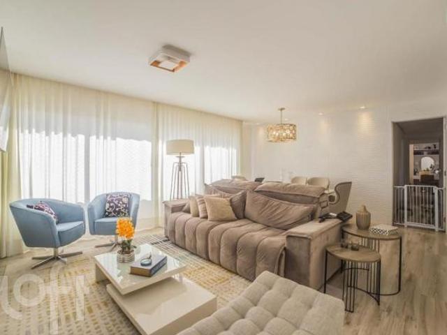 Apartamento à venda em Menino Deus com 127 m², 3 quartos, 3 suítes, 2 vagas