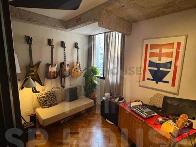 Apartamento à venda em Mirandópolis, São Paulo SP: 2 quartos, 1 suíte, 1 sala, 1 vaga, 76m² de área