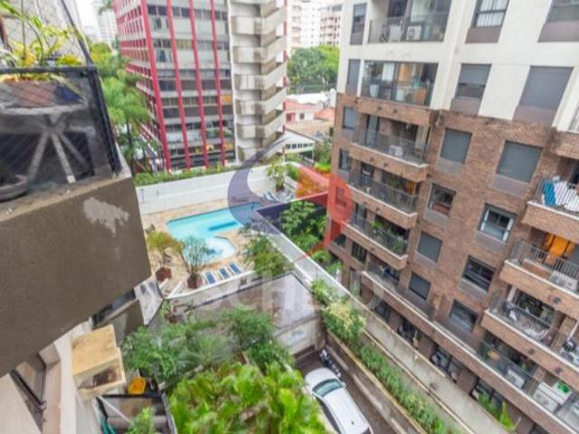Apartamento á Venda em Moema com 52m², 1 quarto, 1 vaga