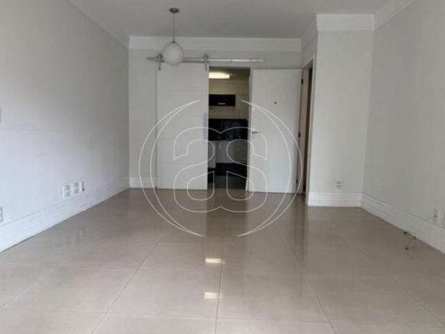 APARTAMENTO À VENDA EM MOEMA COM 104m², 3 QUARTOS SENDO 1 SUÍTE e 3 VAGAS DE GARAGEM