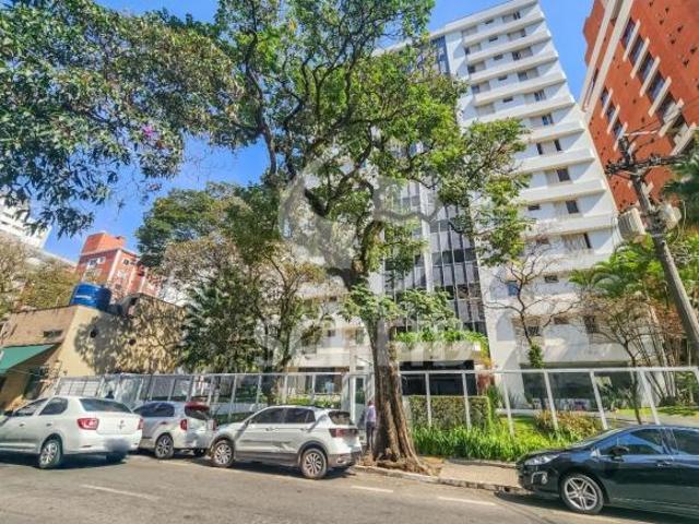 Apartamento á Venda em Moema com 113m², 2 quartos sendo 2 suítes, 1 vaga