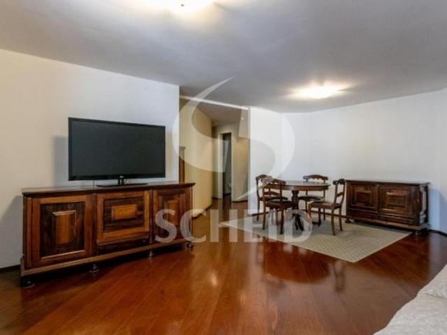 Apartamento á Venda em Moema com 120m², 3 quartos sendo 1 suíte, 2 vagas