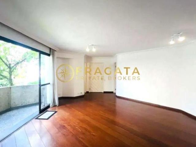 Apartamento à venda em Moema com 134 m², 3 dormitórios 1 suíte e 2 vagas de garagem