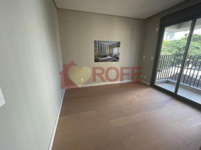 Apartamento á Venda em Moema com 150m 3 Dormitórios, Sendo 3 Suítes, 2 vagas