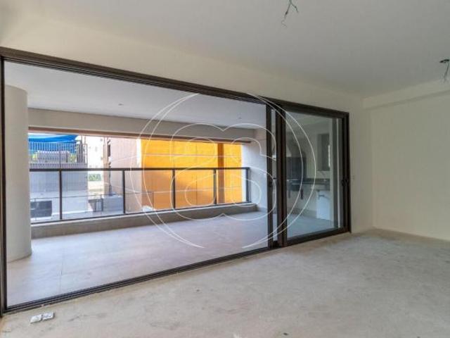 APARTAMENTO À VENDA EM MOEMA COM 153m², 3 SUÍTES e 2 VAGAS DE GARAGEM