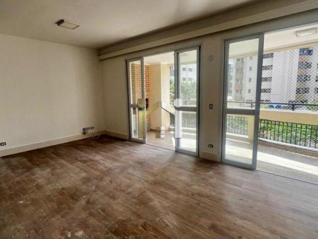 Apartamento a venda em moema com 161m², 3 suítes e 3 vagas