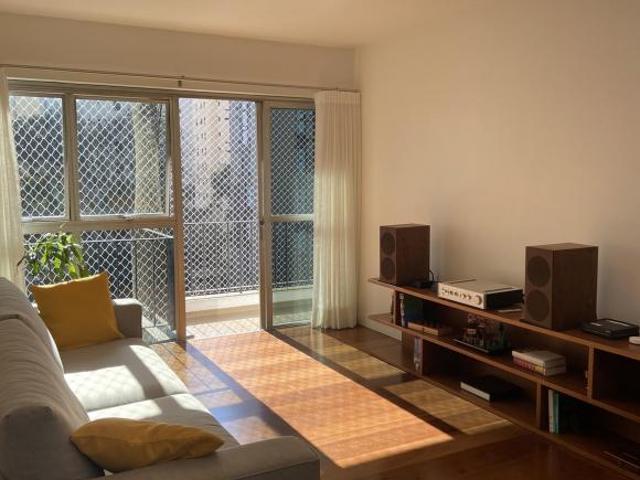 Apartamento à venda em Moema com 164 m², 4 quartos, 2 vagas